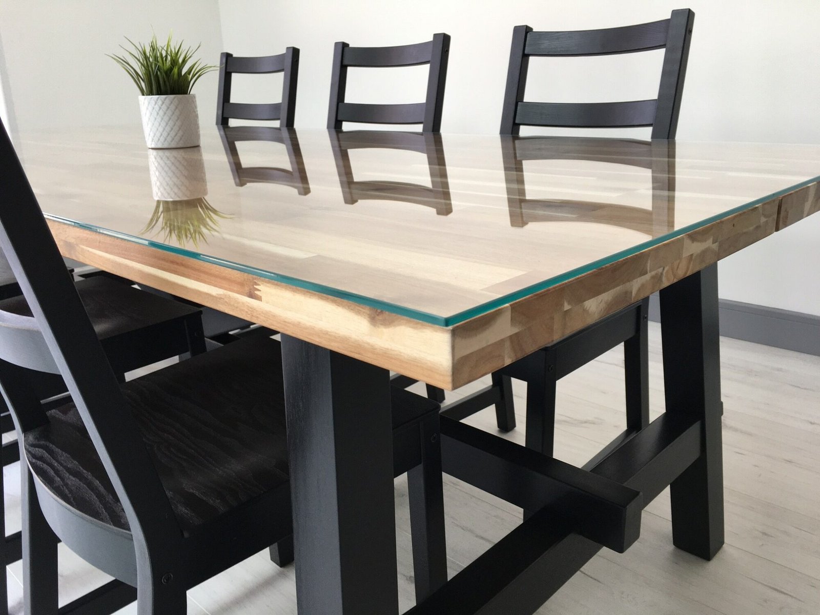 Our Glass Edgework for Tabletops - MT Glass